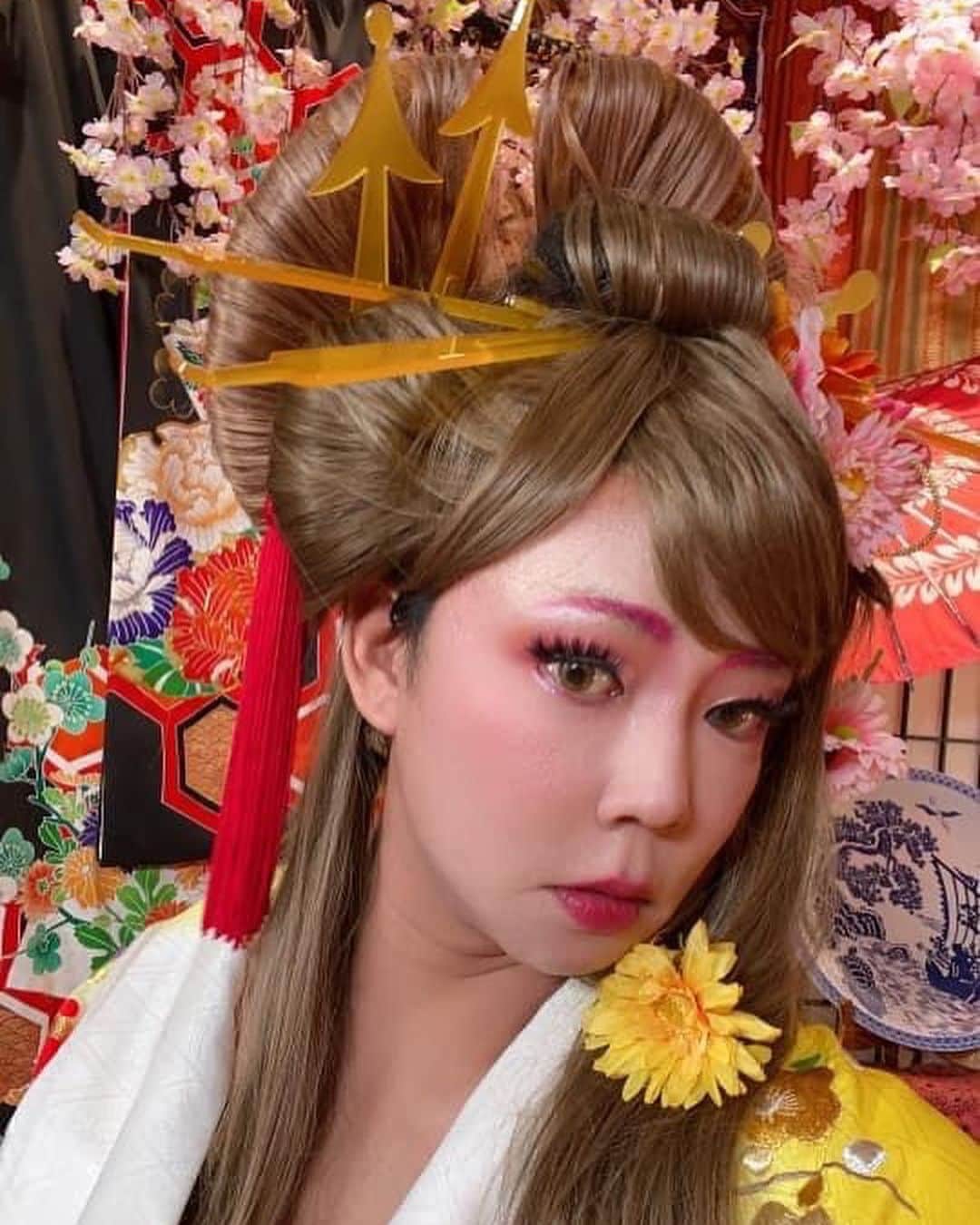 楽しんごさんのインスタグラム写真 楽しんごinstagram 「お仕事で奈良で花魁になってみたけど良く見たら見たらほしのあきに似てね