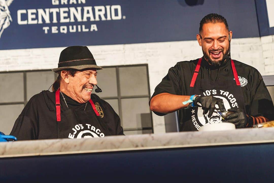 ダニー・トレホさんのインスタグラム写真 - (ダニー・トレホInstagram)「Last night Danny Trejo kicked ...