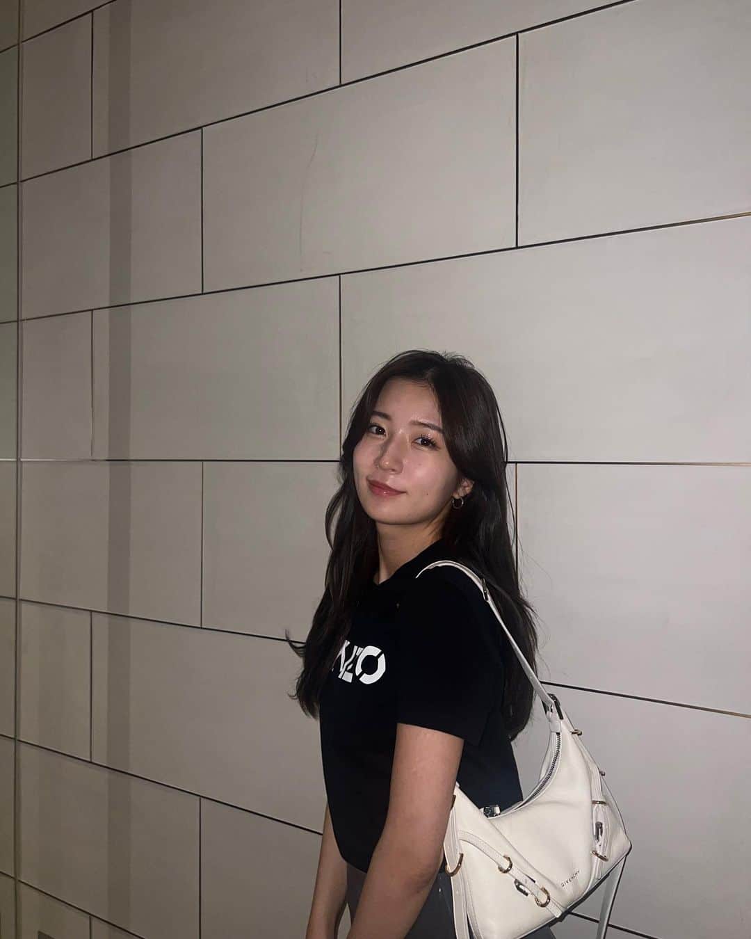 雨宮凜々子さんのインスタグラム写真 - (雨宮凜々子Instagram)「🍝＋🗼＝💗 👚#kenzo 👖#dholic 👠#randa 👜#givenchy #balcon #ootd # ...