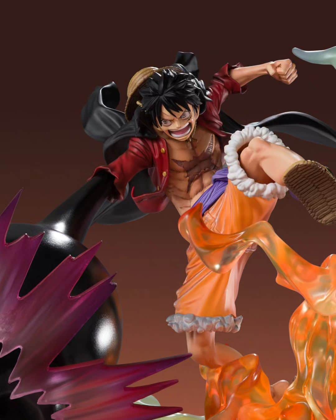 One Pieceスタッフ公式さんのインスタグラム写真 One Pieceスタッフ公式instagram 「〝ゴムゴムの業火拳銃〟炸裂👊