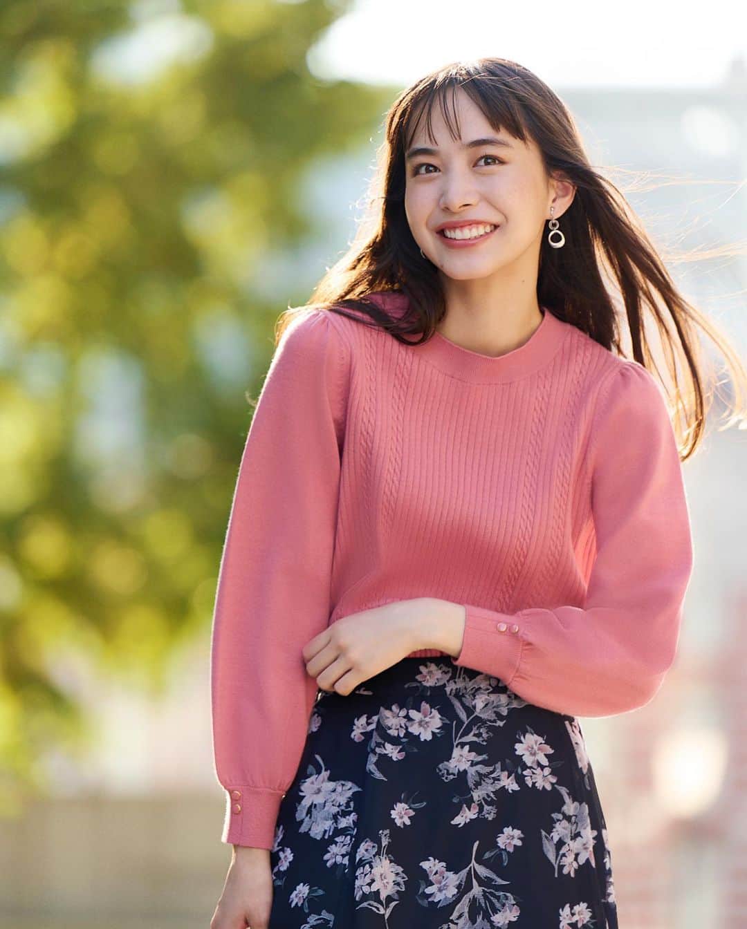 any SiSさんのインスタグラム写真 - (any SiSInstagram)「「通勤は私のランウェイ」 ～やる気も自信もこの服がくれる～ この秋冬も井桁弘恵さん（@igetahiroe23 ...