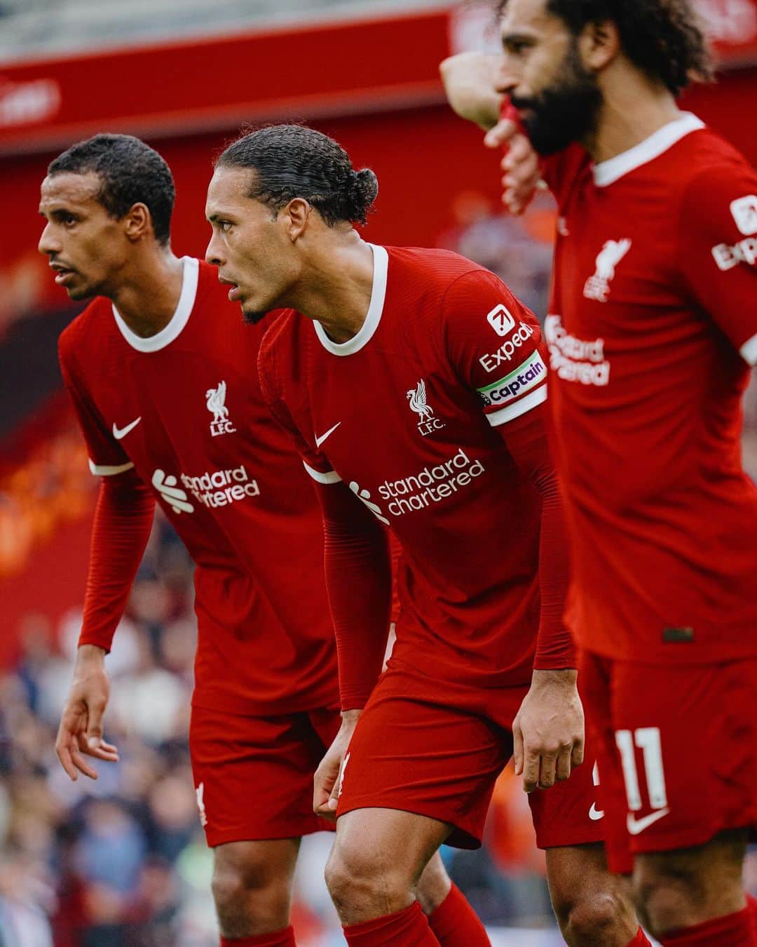 ビルヒル・ファン・ダイクさんのインスタグラム写真 - (ビルヒル・ファン・ダイクInstagram)「Together, let’s keep it moving 👊🏽」9月25日 16時53 ...