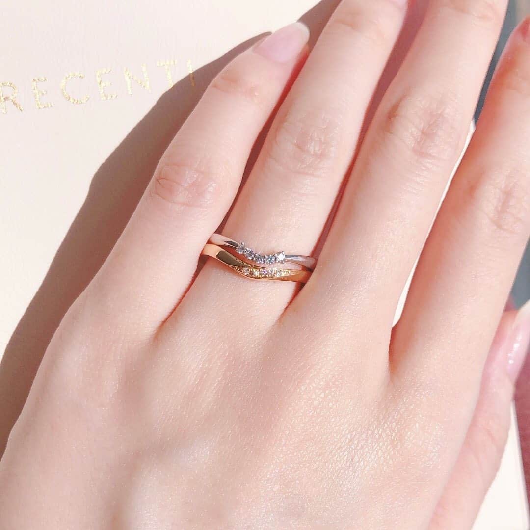 TRECENTI トレセンテさんのインスタグラム写真 - (TRECENTI トレセンテInstagram)「ピンクゴールド×プラチナ 重ね付けのコーディネートは、異なる色を合わせるのも素敵 ...