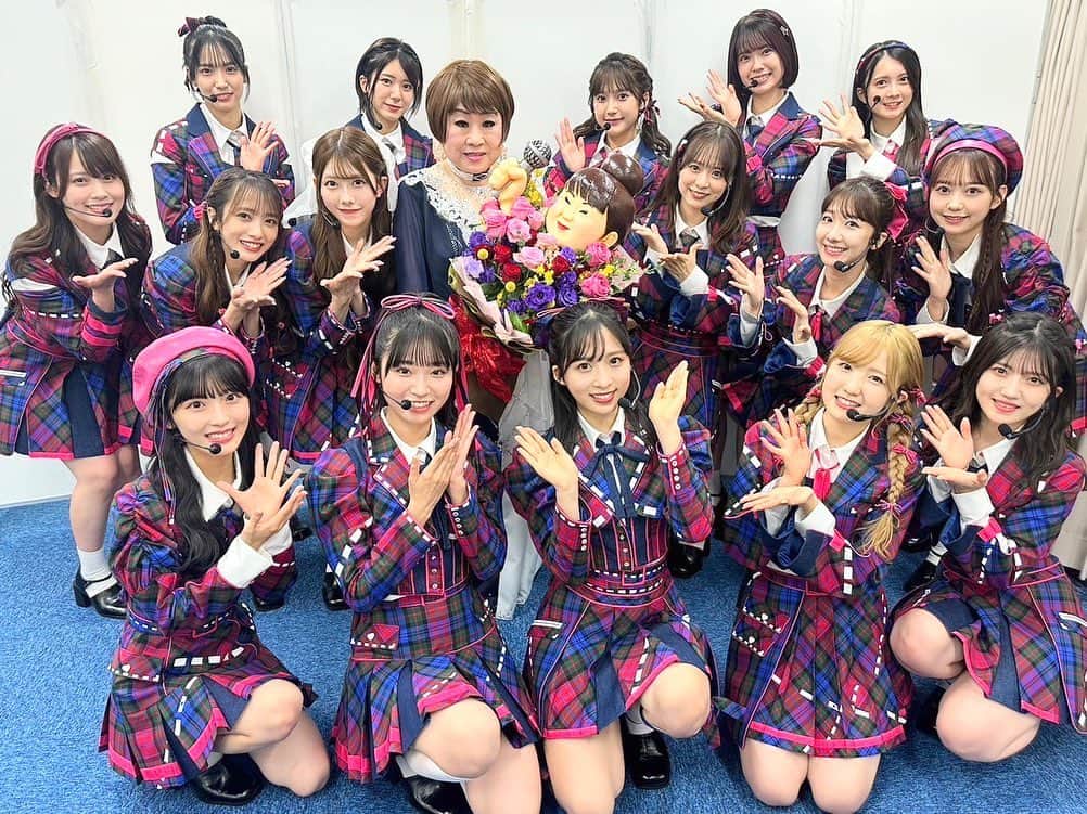 AKB48 Officialさんのインスタグラム写真 - (AKB48 OfficialInstagram)「NHK「うたコン」🎼 ありがとうございました🎤🎀 ⁡ 新衣装でのパフォーマンス ...