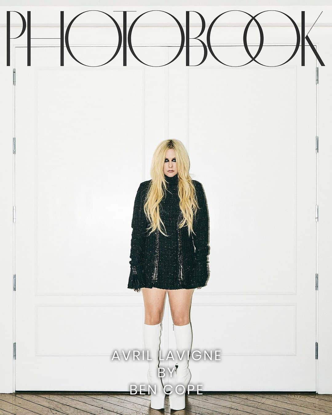 アヴリル・ラヴィーンさんのインスタグラム写真 - (アヴリル・ラヴィーンInstagram)「🖤🤍 @photobookmagazine # ...
