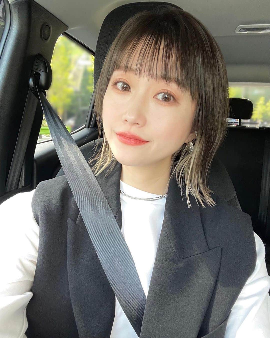 津田麻莉奈さんのインスタグラム写真 - (津田麻莉奈Instagram)「New hair… ︎ ストリートファイター6にハマりすぎて スト6用のコントローラーまで新調しました。 どうも、津田 ...