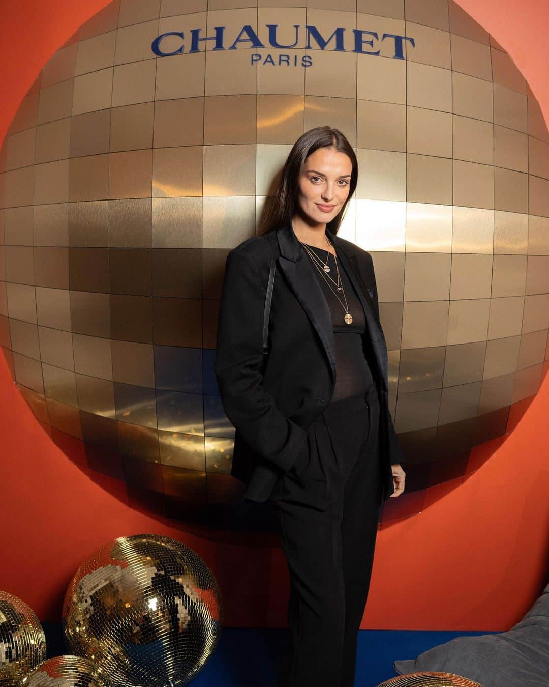 Chaumetさんのインスタグラム写真 - (ChaumetInstagram)「Step back in time to the glamorous 1970s with our ...