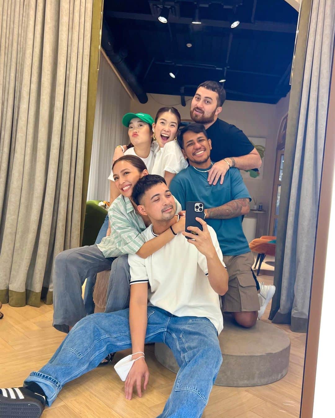 Kathryn Bernardoさんのインスタグラム写真 - (Kathryn BernardoInstagram)「All set! See ...