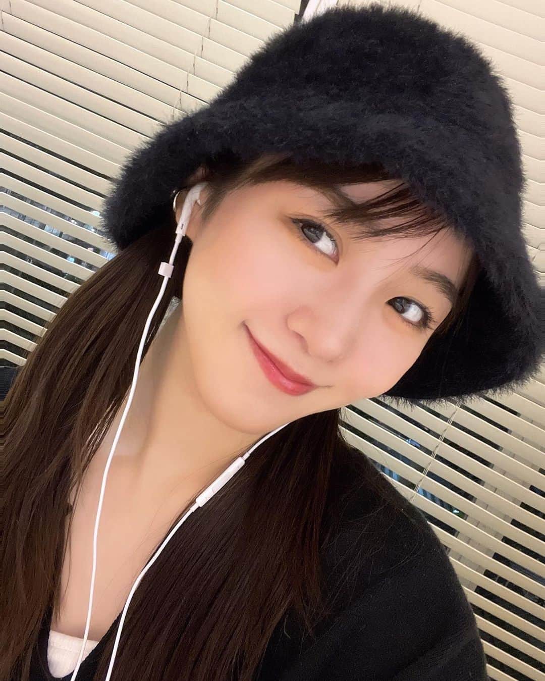 沖玲萌さんのインスタグラム写真 - (沖玲萌Instagram)「ひとりでお買い物day🖤👜」9月29日 12時38分 - remoni_oki