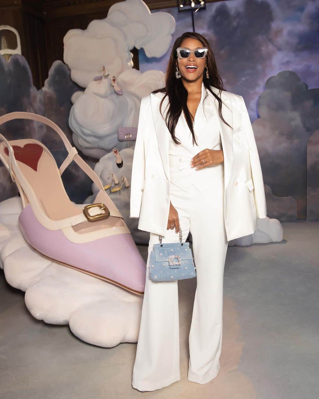 イヴさんのインスタグラム写真 - (イヴInstagram)「Loved the @rogervivier presentation so ...