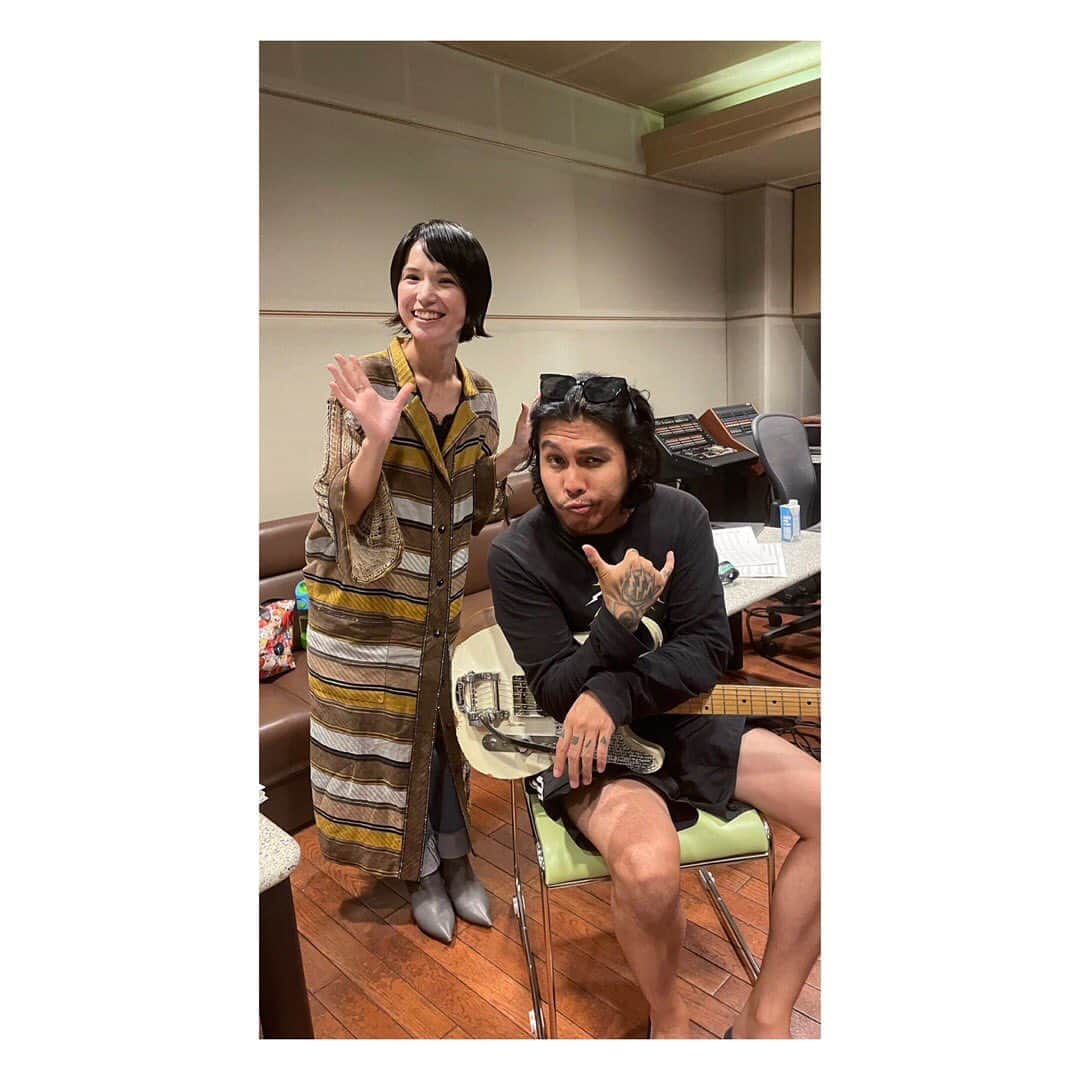 Superflyさんのインスタグラム写真 - (SuperflyInstagram)「レコーディングでした。 DURANさんにギターをひいていただきました。素晴らしかった！自分の音を持ってる ...