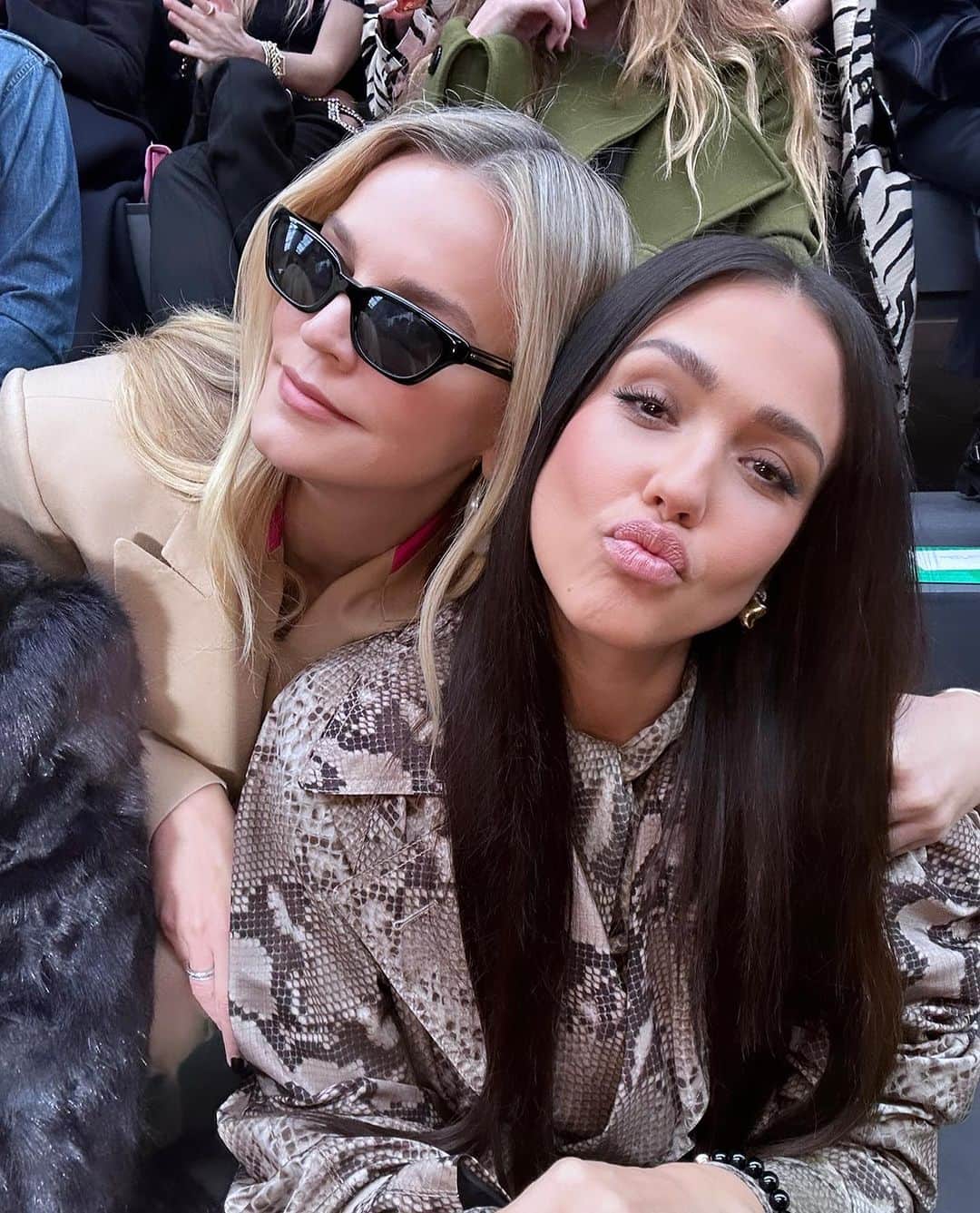 ジェシカ・アルバさんのインスタグラム写真 ジェシカ・アルバinstagram 「not In Paris But Thinking