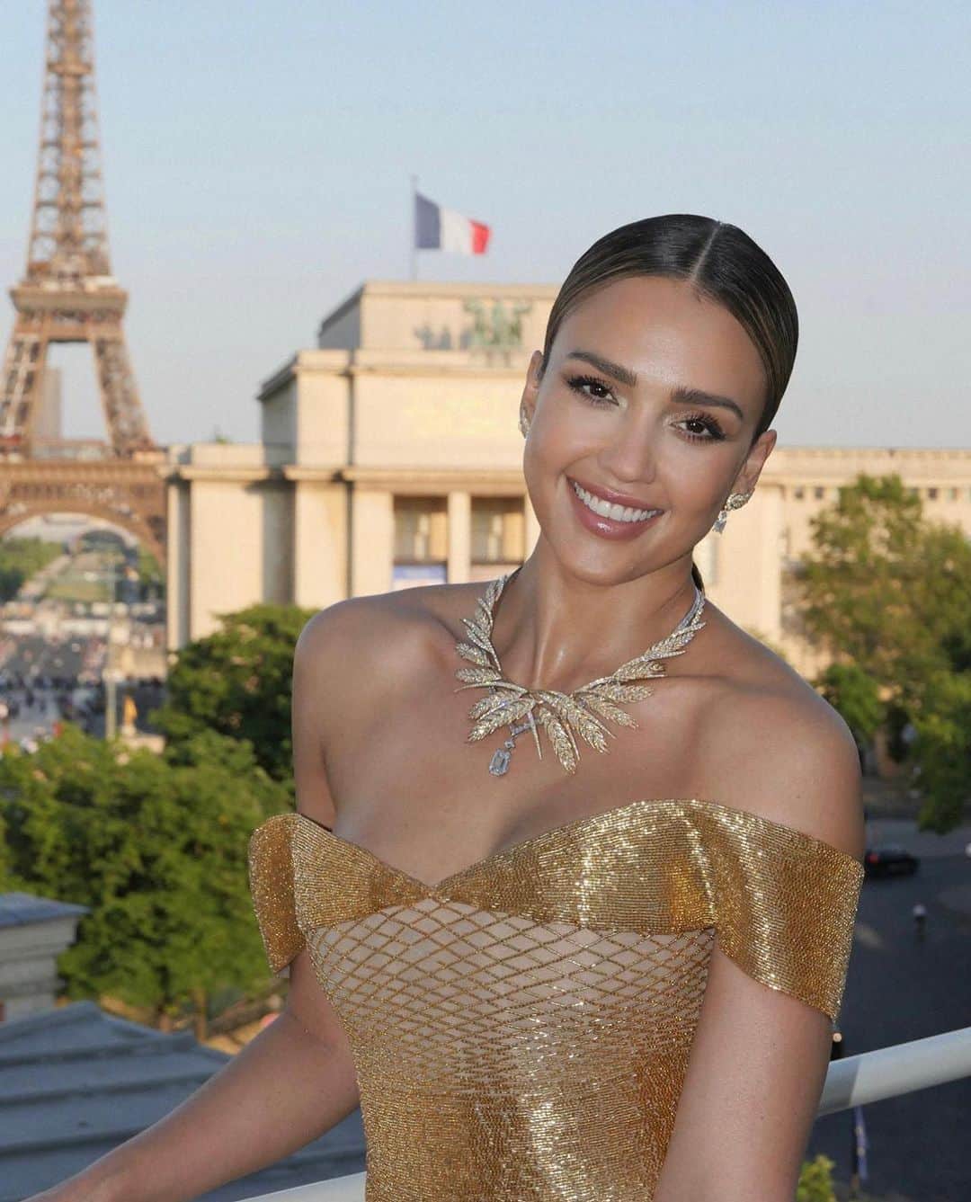 ジェシカ・アルバさんのインスタグラム写真 ジェシカ・アルバinstagram 「not In Paris But Thinking