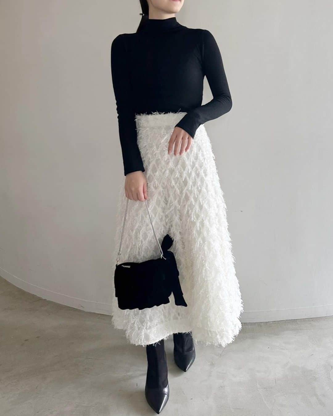 スナイデルさんのインスタグラム写真 - (スナイデルInstagram)「. SNIDEL 2023 Winter Collection "Femininity Balance" 10.4 ...