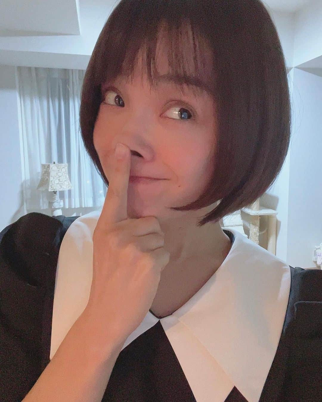 みひろさんのインスタグラム写真 - (みひろInstagram)「. #haircut ️ @artifata_chika 👚 ...