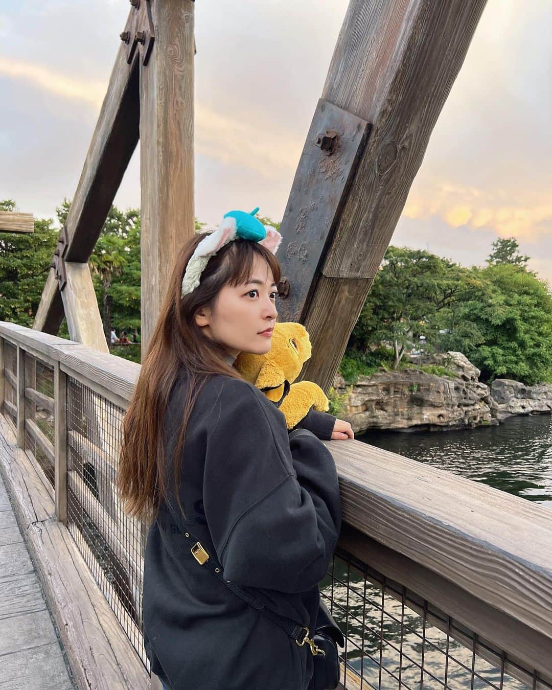 柳瀬さきさんのインスタグラム写真 - (柳瀬さきInstagram)「ディズニーシー行ってきた🐻 今日も友達に癒されてシンバ🦁の ぬいぐるみも ...