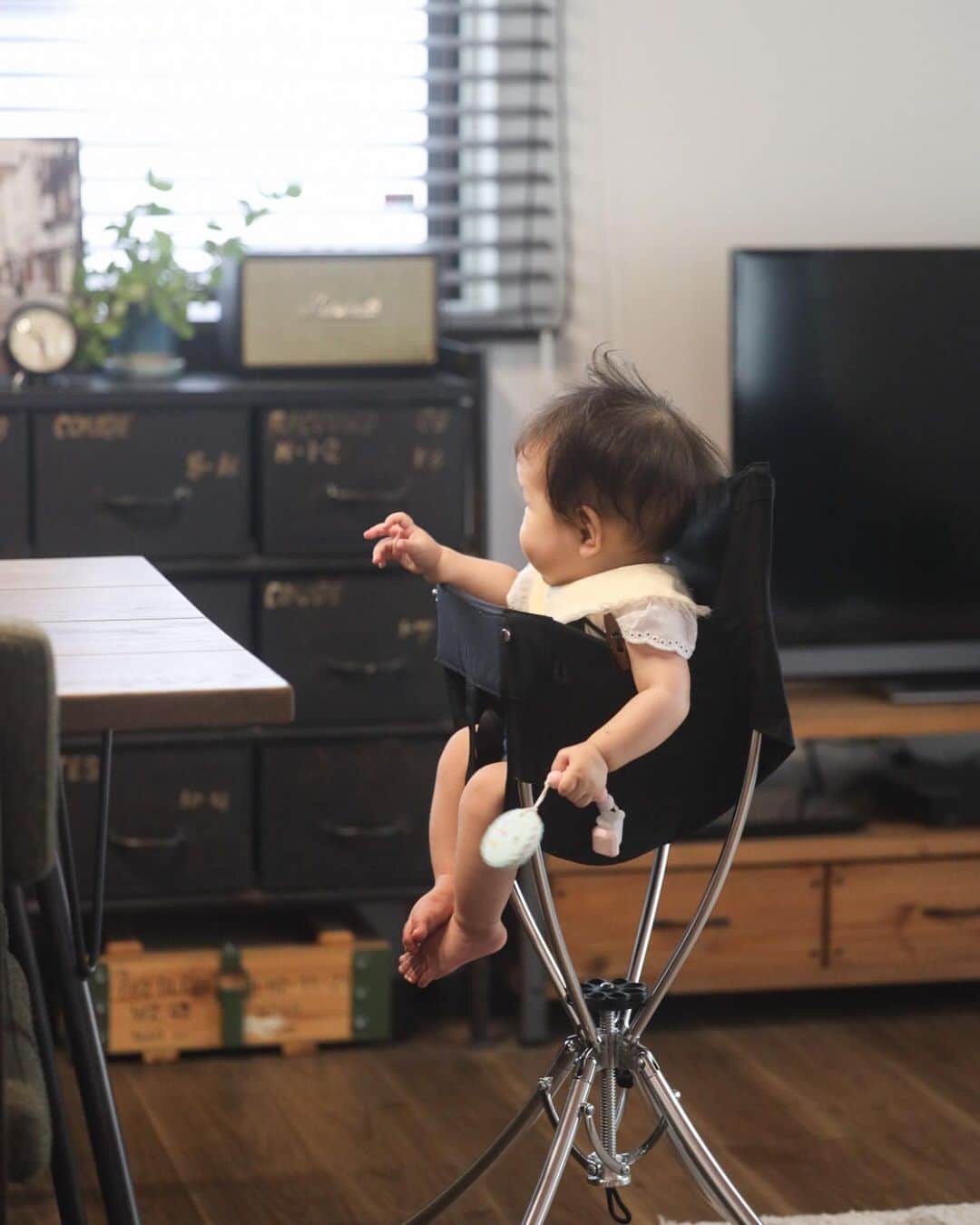 CAMP_HACKさんのインスタグラム写真 - (CAMP_HACKInstagram)「こんなイケてるベビーチェアがあるって知ってた 「ヴァガロ 3WAY ベビーチェア」はスウェーデン発の ...