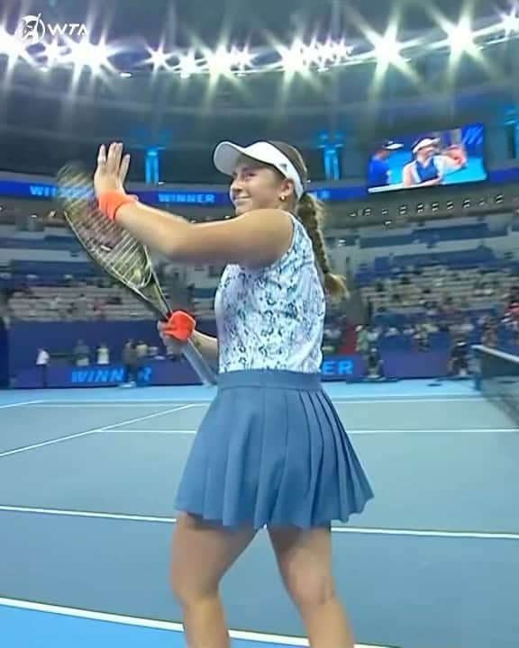 WTA（女子テニス協会）さんのインスタグラム写真 - (WTA（女子テニス協会）Instagram)「Kicking off her campaign 👊 @jelena.ostapenko ...