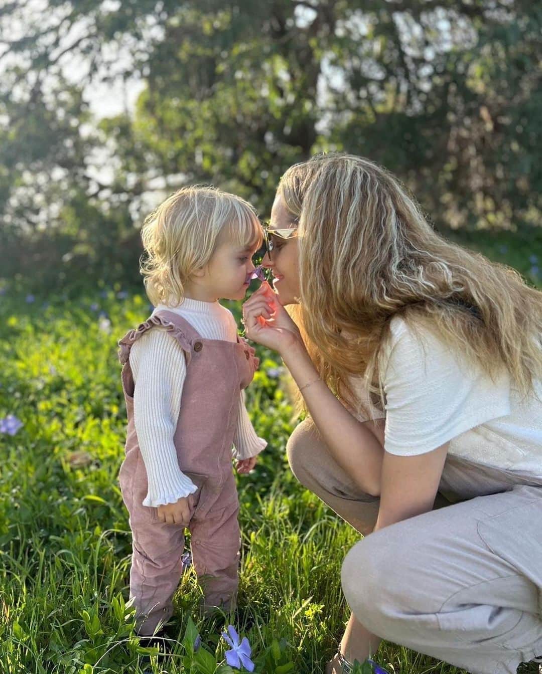 テリーサ・パーマーさんのインスタグラム写真 - (テリーサ・パーマーInstagram)「For the last ten days we’ve been on the road in an ...