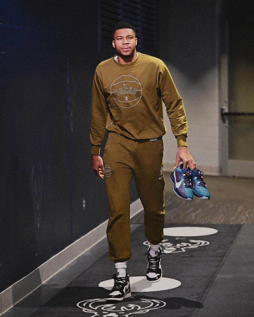 Nike Basketballさんのインスタグラム写真 - (Nike BasketballInstagram)「Lights out. 💡 ...