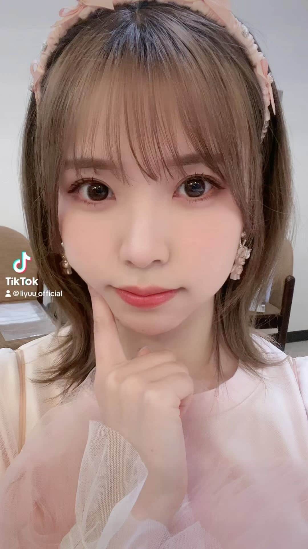 Liyuu（リーユウ）さんのインスタグラム動画 - (Liyuu（リーユウ）Instagram)「戳戳脸🤍4月まだ髪短い」10月5日 17時 ...