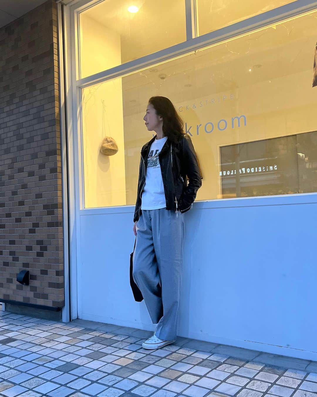 高橋ひとみさんのインスタグラム写真 高橋ひとみinstagram 「今日は舞台、昼公演でした🎵 朝晩涼しくなり、革ジャンの季節がやってき