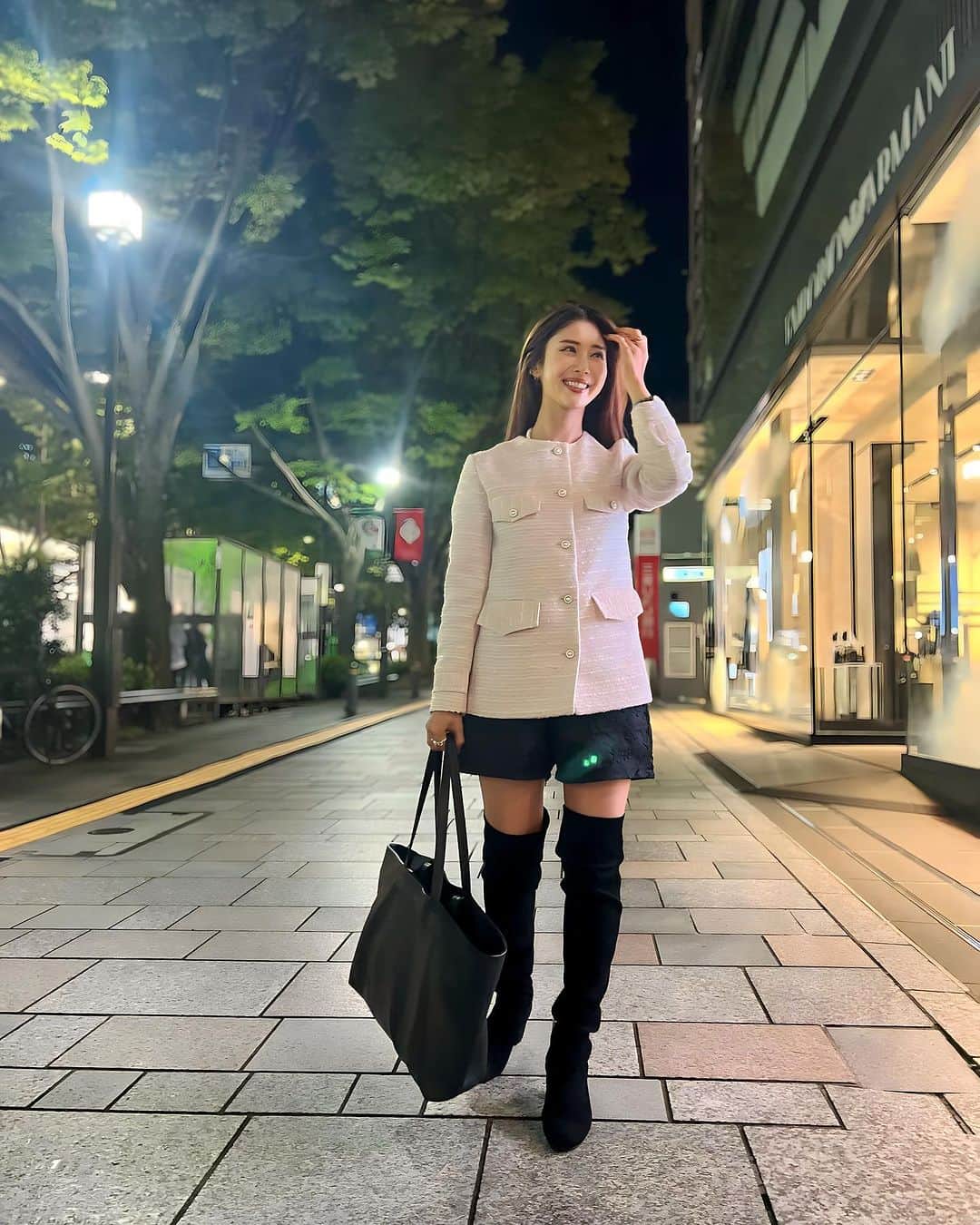 一木美里さんのインスタグラム写真 - (一木美里Instagram)「tokyo life🗼♥️ #tokyo#秋コーデ#ツイードジャケット#ニーハイブーツ」10月5日 22時59分 ...