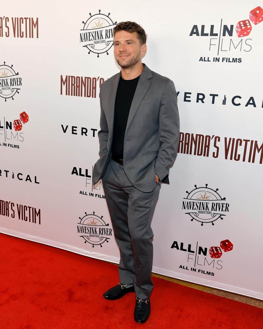 Just Jaredさんのインスタグラム写真 - (Just JaredInstagram)「Longtime couple Emily ...