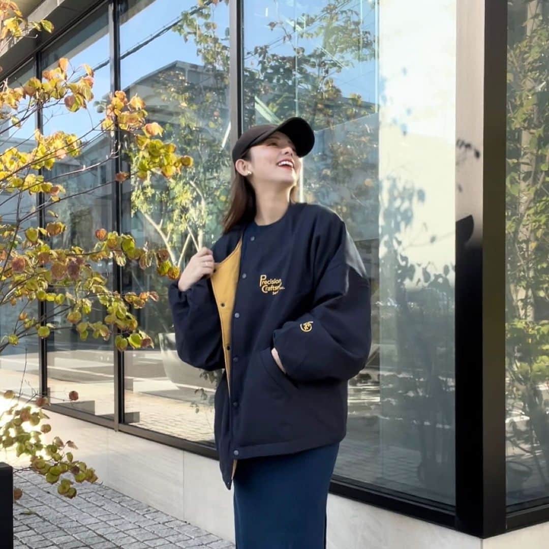 横山紗弓さんのインスタグラム写真 - (横山紗弓Instagram)「《JAVAジャバ 別注》 ロゴ刺繍中綿ノーカラーブルゾン💙 @classicalelf_official 配色の刺繍がワン ...