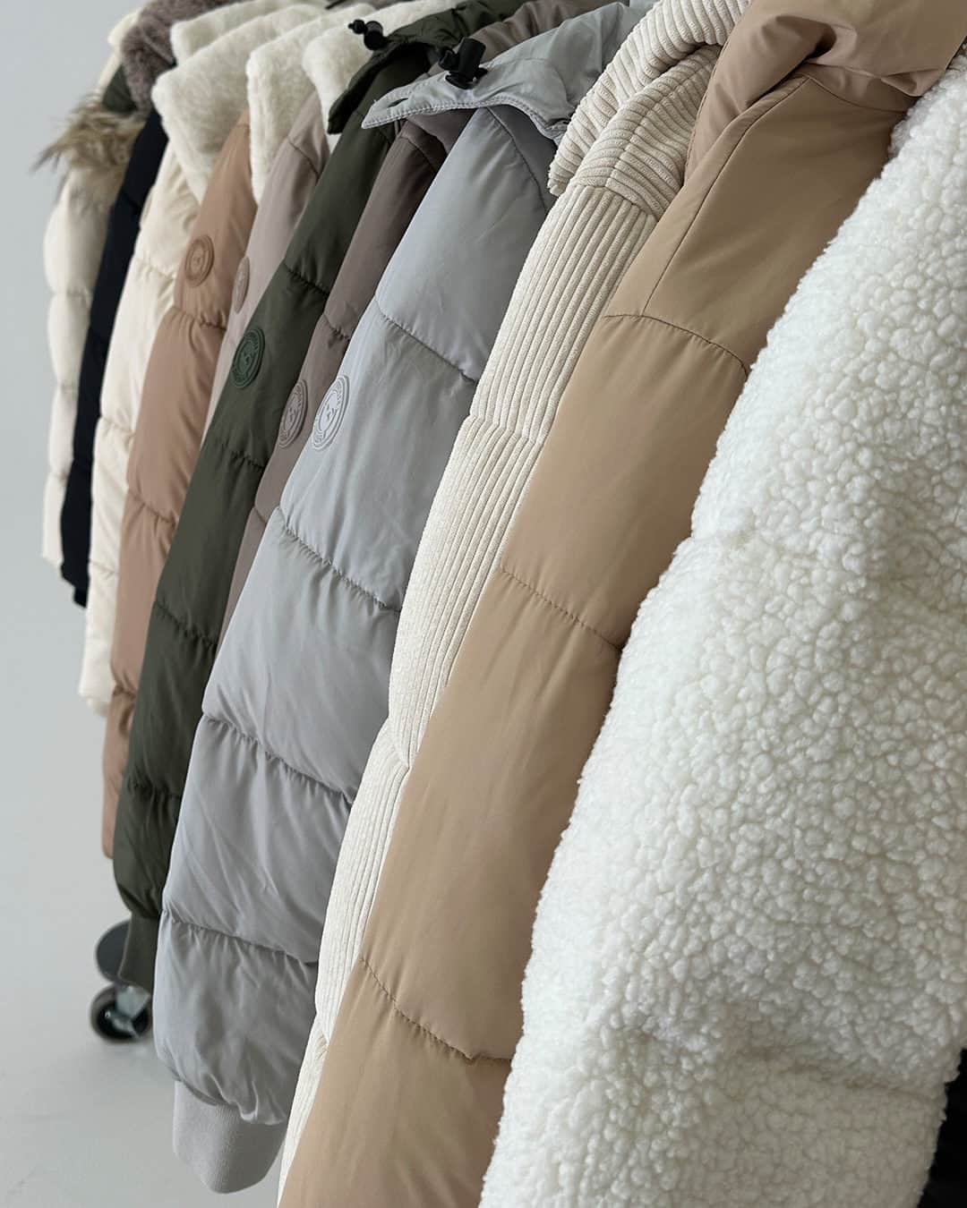 Hollister Co.さんのインスタグラム写真 - (Hollister Co.Instagram)「just dropped: the ...