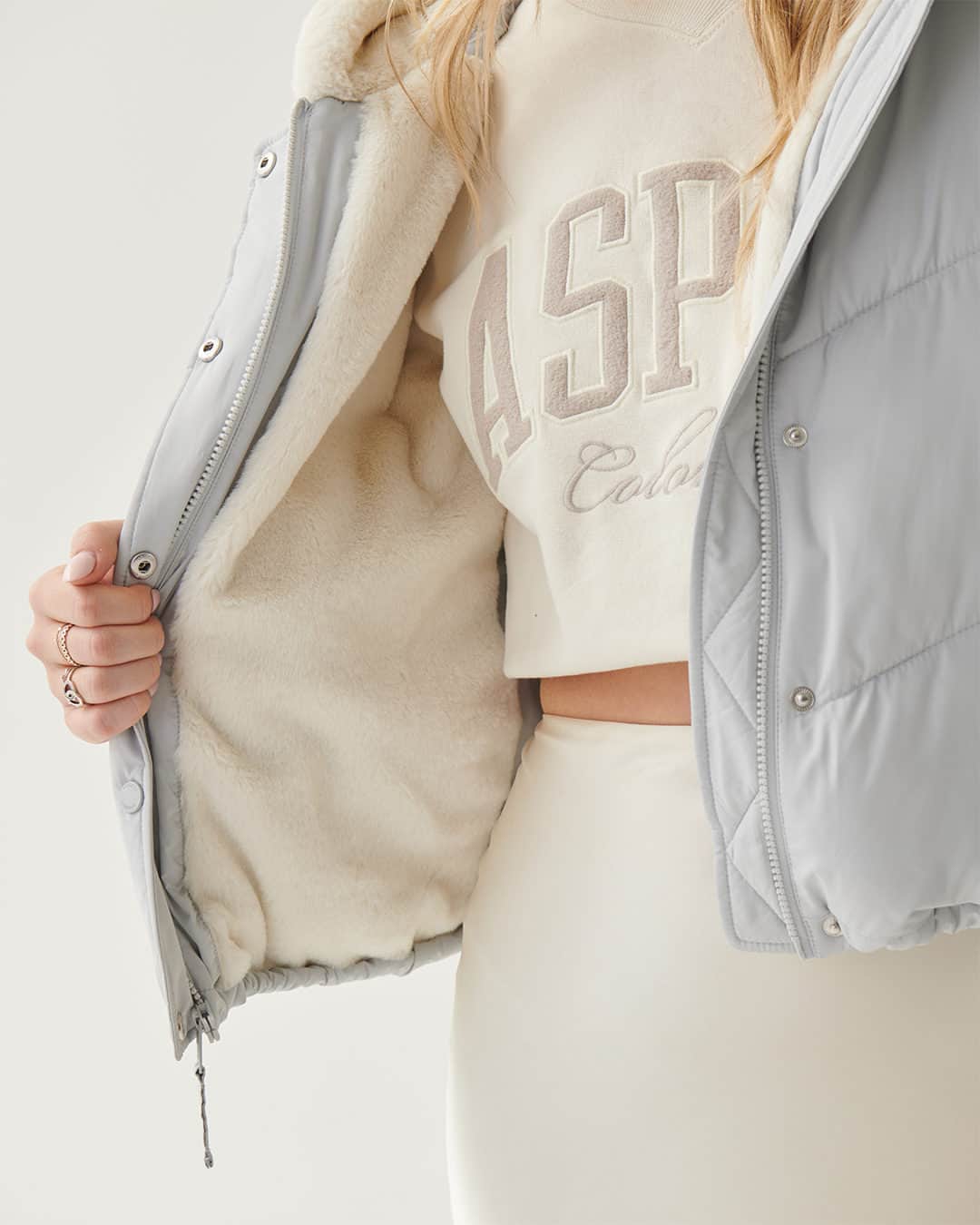 Hollister Co.さんのインスタグラム写真 - (Hollister Co.Instagram)「just dropped: the ...