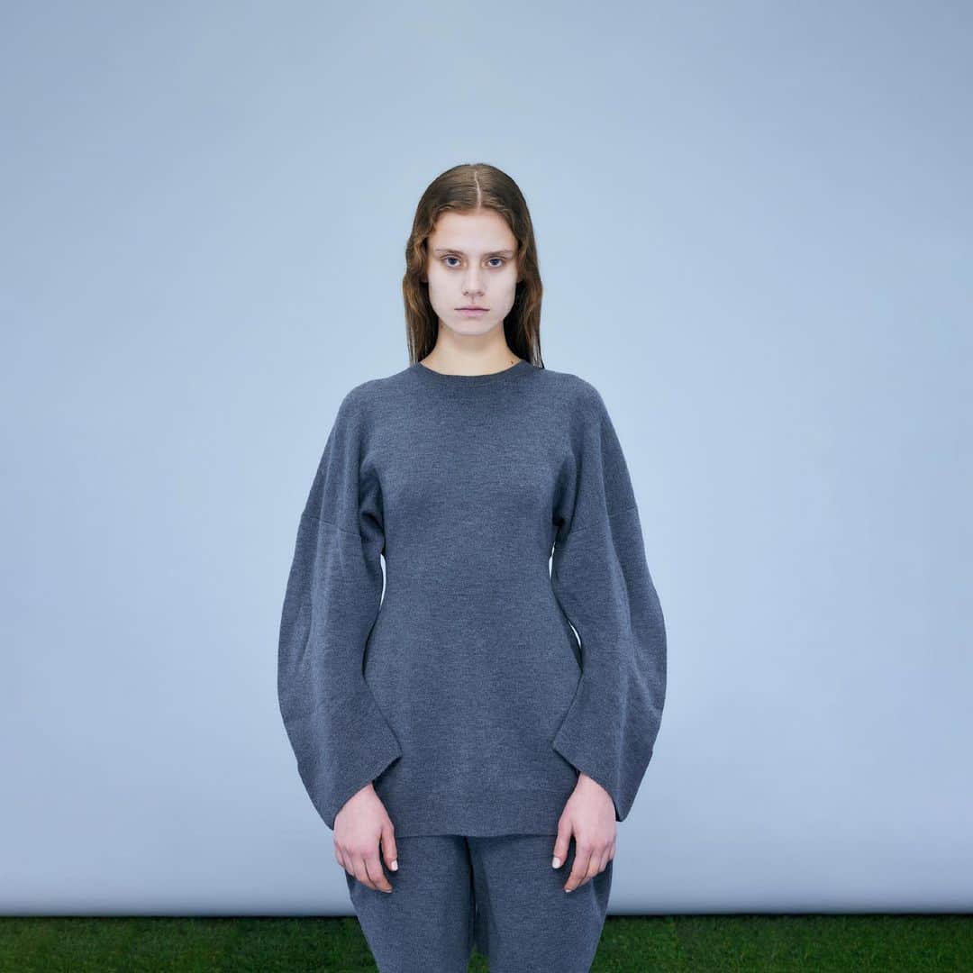 ENFÖLDさんのインスタグラム写真 - (ENFÖLDInstagram)「ENFÖLD FALL & WINTER 2023 - #enfold_official #enfold # ...