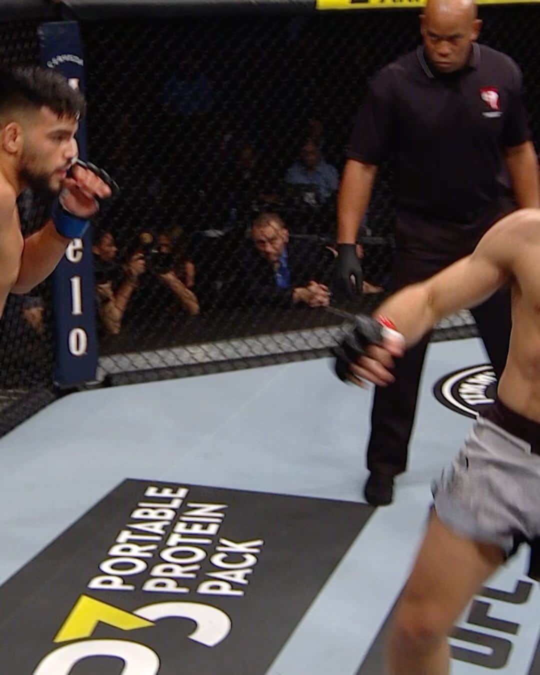 UFCさんのインスタグラム写真 - (UFCInstagram)「The KO power of the fighters on this # ...