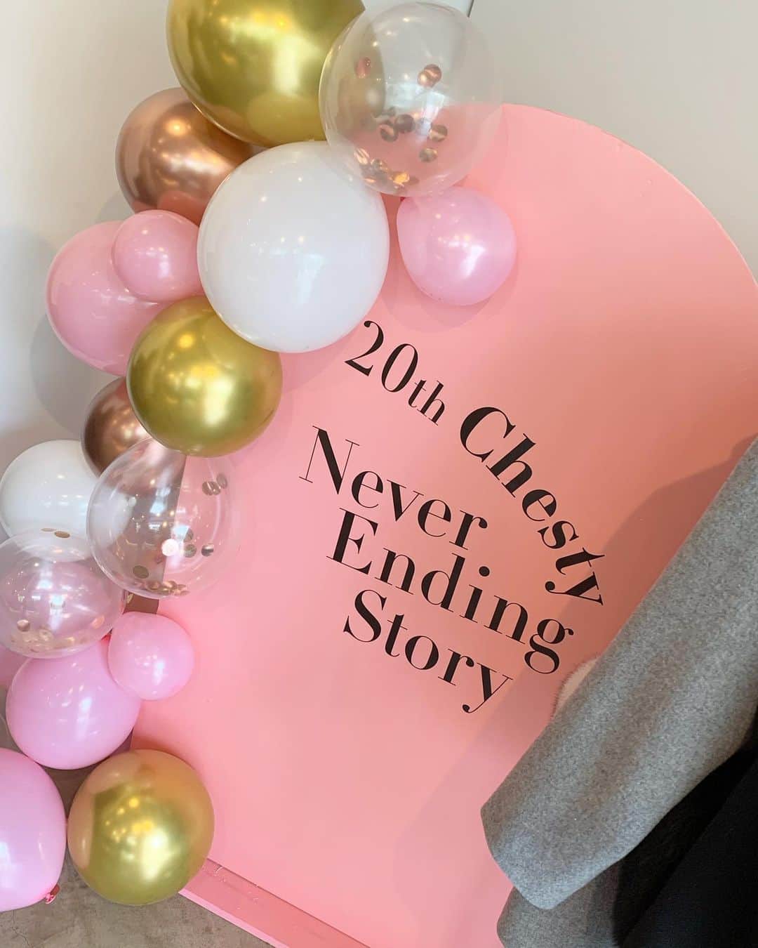 渡香奈さんのインスタグラム写真 - (渡香奈Instagram)「@chesty_official 20周年おめでとうございます💐💕同じ年に ...