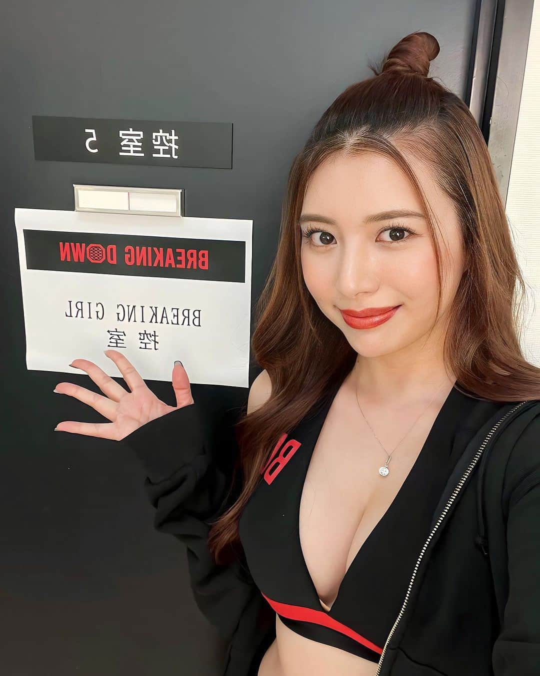 さゆりさんのインスタグラム写真 - (さゆりInstagram)「🔥breaking down9.5🔥 今回も最高の盛り上がりをみせて くれましたね🥊🖤 みんなはどのカードが 面白かった？😎⭐ ...