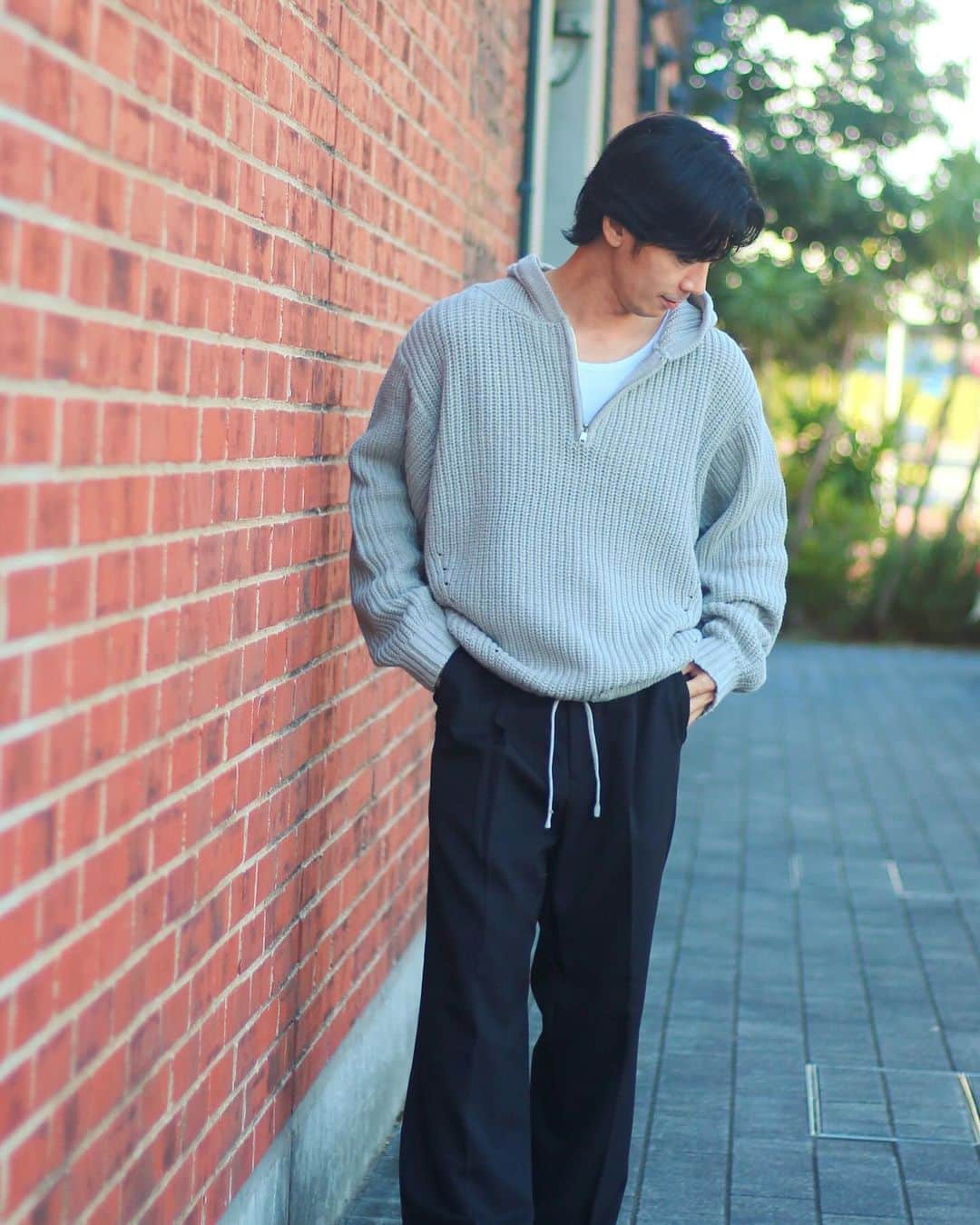 阿部大輔さんのインスタグラム写真 - (阿部大輔Instagram)「もう本当に理想の仕上がり！！ 大好きなニットでプルオーバーを作りました。 ZIPの開閉、裾コードの絞り等一着で多様な着回し ...