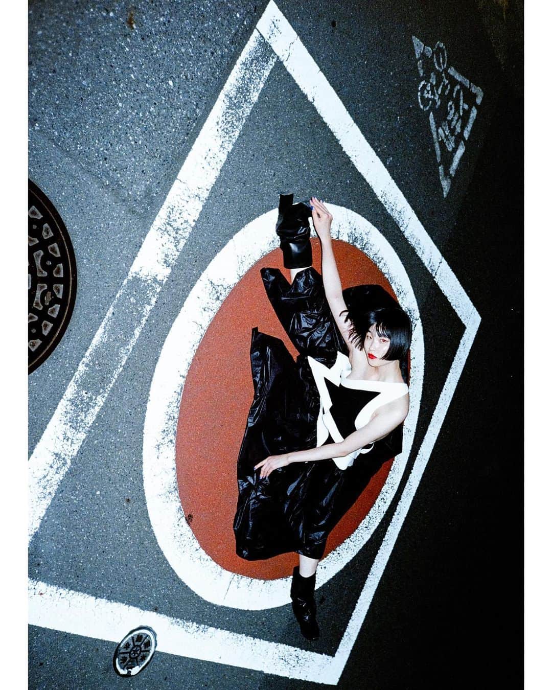 小見山峻さんのインスタグラム写真 - (小見山峻Instagram)「. カナダのメディア、SSENSEにて、ISSEY MIYAKEの ...