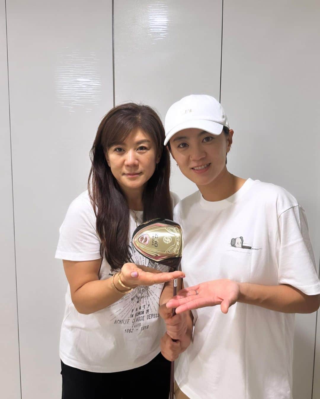 チェ・ナヨンさんのインスタグラム写真 チェ・ナヨンinstagram「 엄마 이거 치면 거리 무조건 더 나가” ㅎㅎㅎ