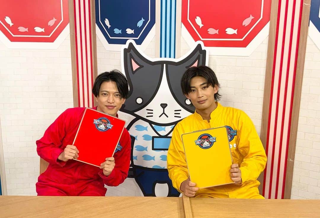 猫のひたいほどワイドさんのインスタグラム写真 - (猫のひたいほどワイドInstagram)「生放送ご覧いただきましてありがとうございました🐱 #猫ひた #火曜日 #沖拓郎」10月10日 13 ...