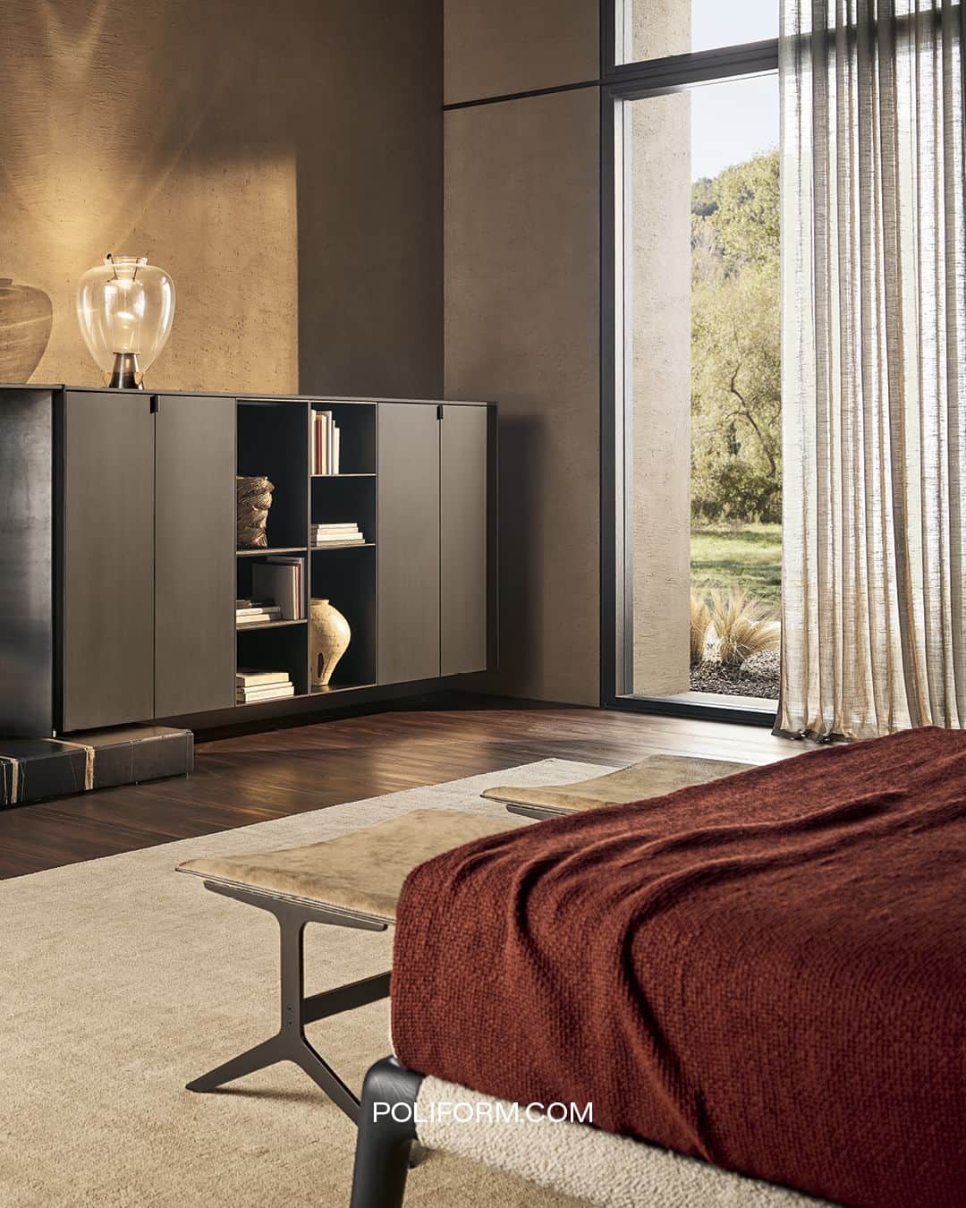 Poliform|Varennaさんのインスタグラム写真 - (Poliform|VarennaInstagram)「The night area becomes a ...