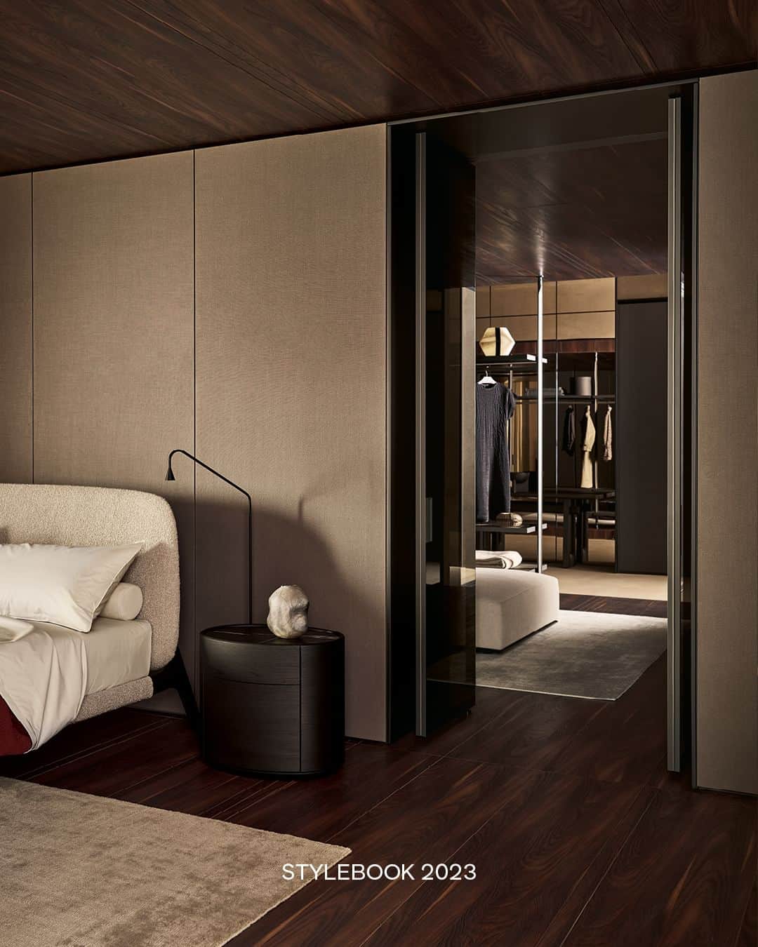 Poliform|Varennaさんのインスタグラム写真 - (Poliform|VarennaInstagram)「The night area becomes a ...