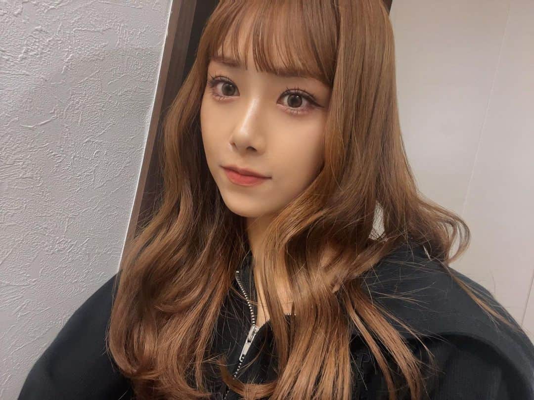 松田リマさんのインスタグラム写真 - (松田リマInstagram)「. 髪🪮結構明るい🔆 綺麗な色に色落ちしてきて嬉しい🧜🏻‍♀️⭐️」10 ...