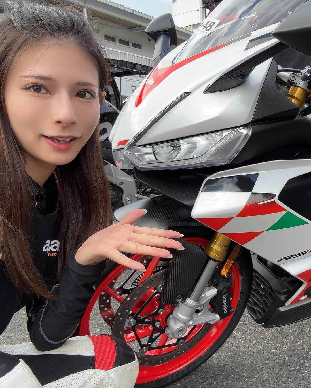 葉月美優さんのインスタグラム写真 - (葉月美優Instagram)「 今日はKUSHITANI RIDING MEETINGに参加させていだき、岡山国際サーキットを走行しました🏍💕 1年ぶり ...