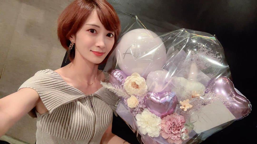 AYASAさんのインスタグラム写真 - (AYASAInstagram)「💐💐 素敵な楽屋花&フラスタをありがとうございました🥰 めちゃくちゃ嬉しくてテンション上がりましたわ🫶 まさかの ...