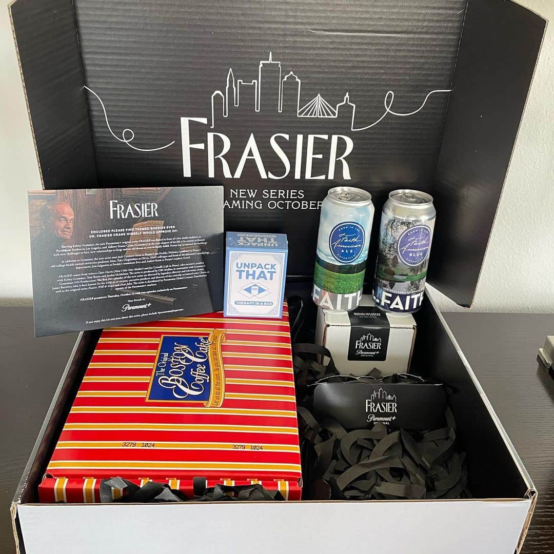 ミッチェル・コリンズさんのインスタグラム写真 - (ミッチェル・コリンズInstagram)「Ok the #Frasier people ...