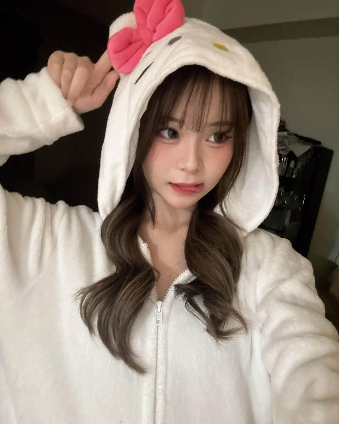 桜さんのインスタグラム写真 桜instagram 「最後大丈夫そ？🫵🏻🫵🏻 この着ぐるみパジャマが可愛すぎて楽すぎてお気に入り」10月