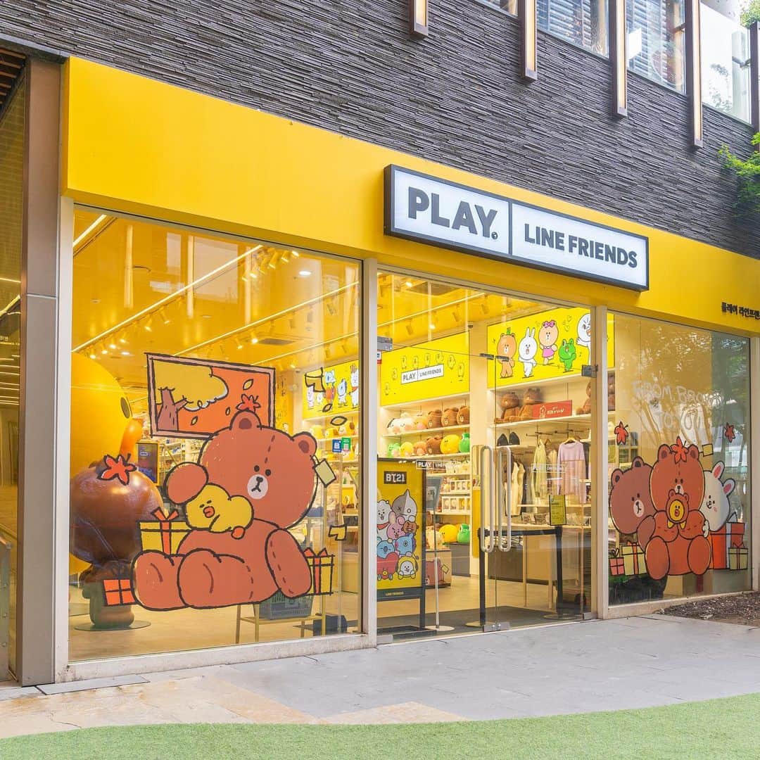 LINE FRIENDSさんのインスタグラム写真 - (LINE FRIENDSInstagram)「[HUG BROWN LAUNCH ...