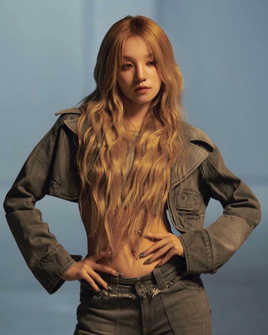 ウギさんのインスタグラム写真 - (ウギInstagram)「'I Want That' MV Behind Photos 💜 #여자아이들 ...