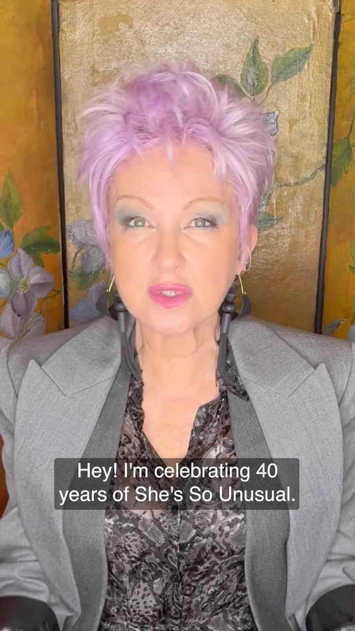 シンディ・ローパーさんのインスタグラム動画 - (シンディ・ローパーInstagram)「Hey everyone! It’s the ...