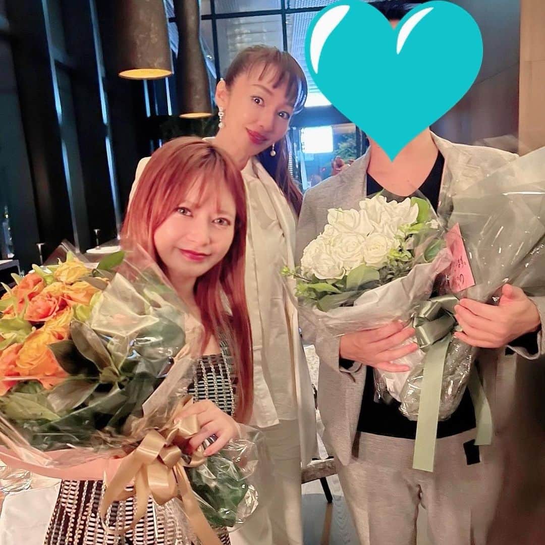 神田うのさんのインスタグラム写真 - (神田うのInstagram)「みんな💕でデジタルアートShow『Syn』を見終わった後は45階にある ...